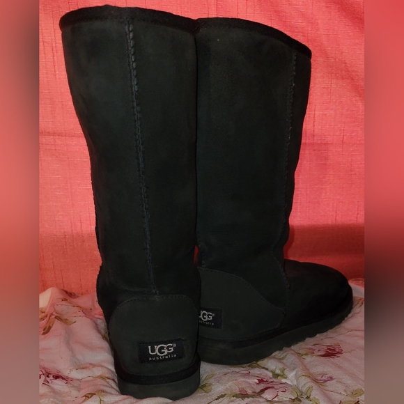 UGG | Shoes | Ugg Classic Tall Boots Wms Size 6 | Poshmark